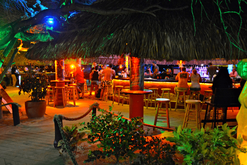 Margarita Beach Party At MooMba | Aruba.com