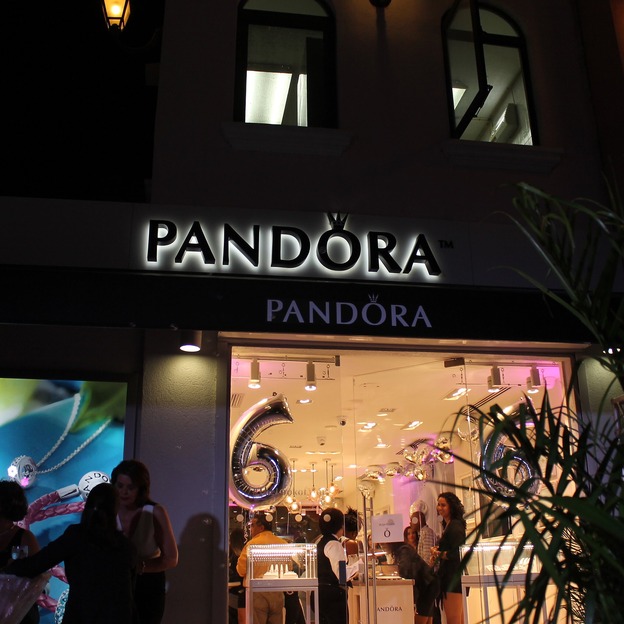 PANDORA Paseo Herencia celebrates their 6th Anniversary!