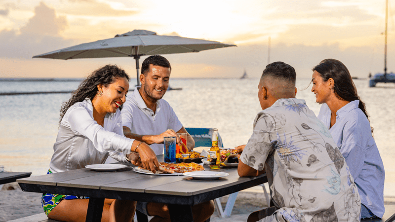 Surfside Beach Bar | Aruba.com