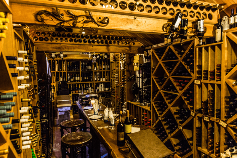 Authentic Aruban Seafood & Meats - Papiamento Restaurant