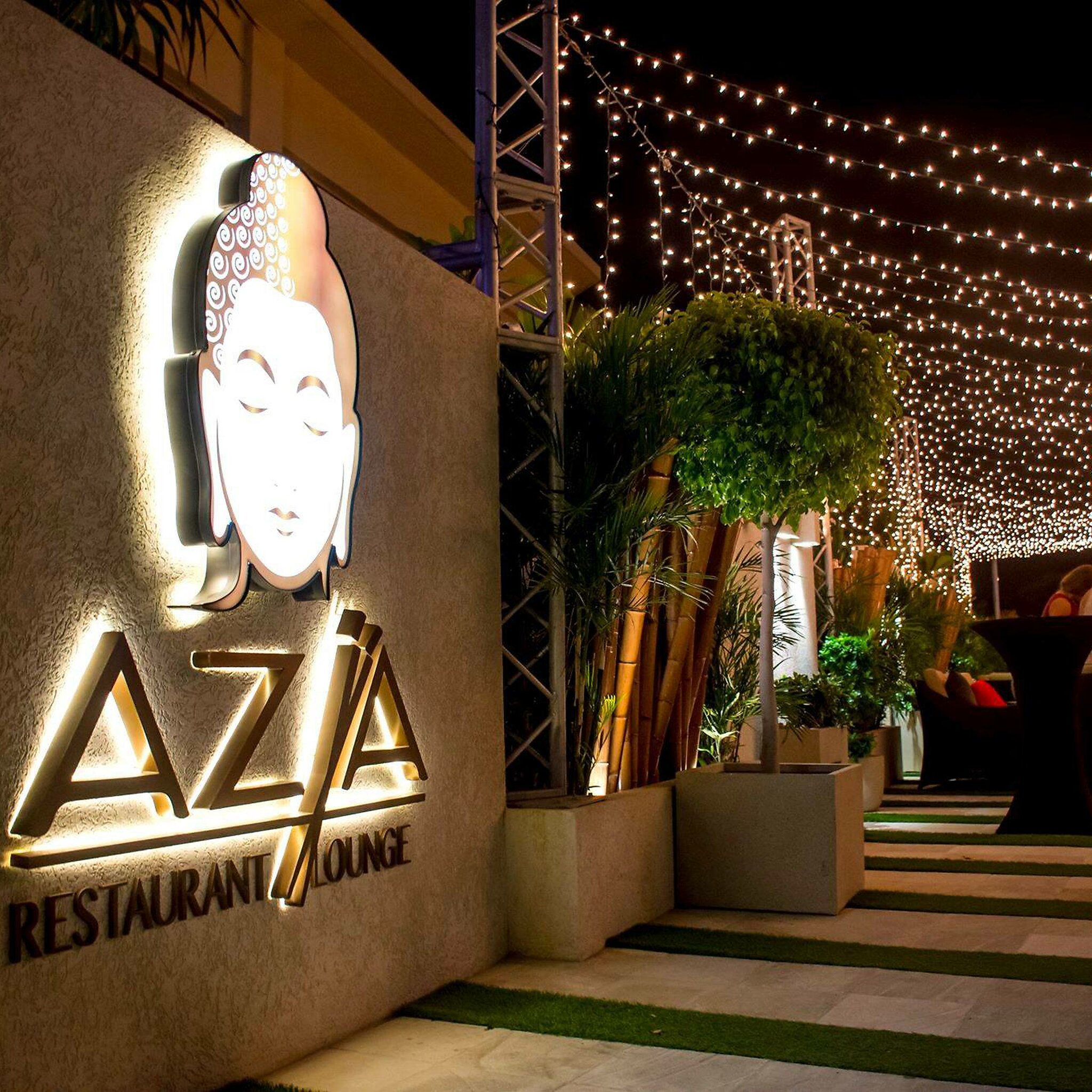 McGregor vs Mayweather at Azia Restaurant & Lounge