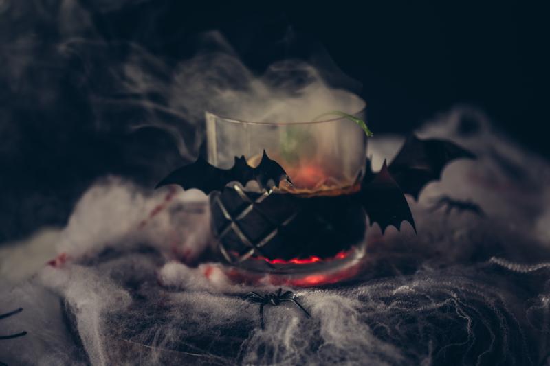 Halloween cocktails at L. G. Smith’s | Aruba.com
